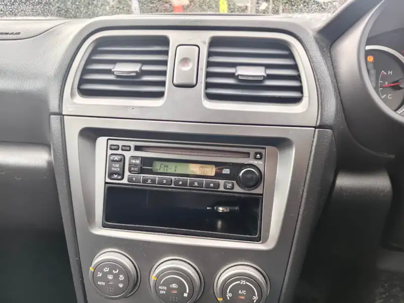 2006 SUBARU IMPREZA RV (AWD), auto, low kilometers, $ 3500 Cheap runaround.