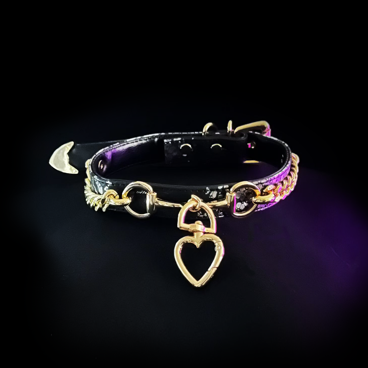 Golden Heart Restraint Collar