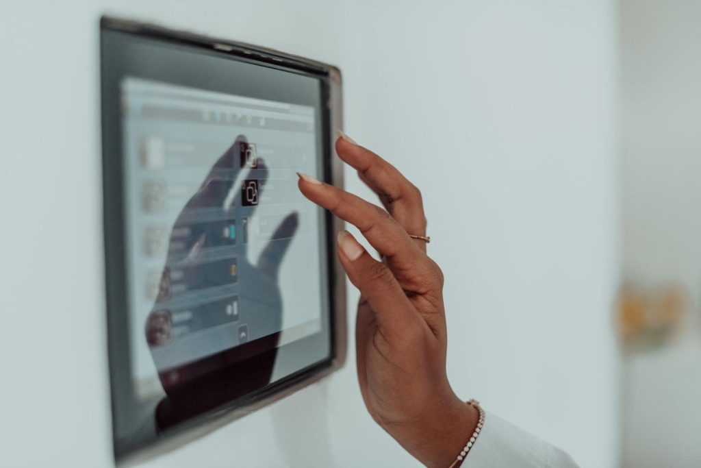 10 Emerging Interactive Touch Screen Digital Signage Uses (2025)