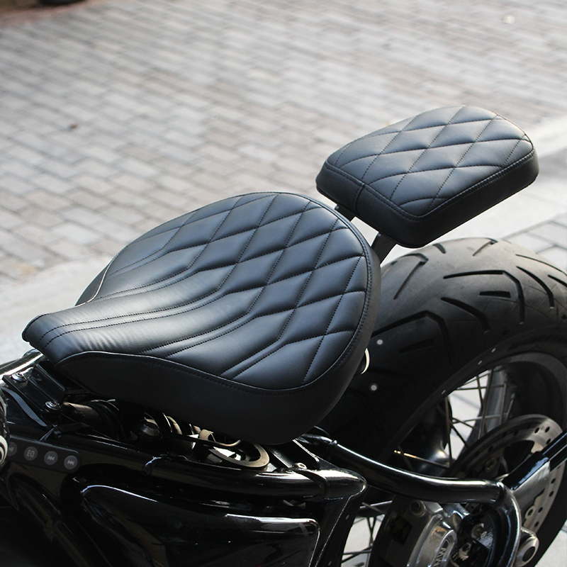 BMW R18 modified bobber seat assembly.