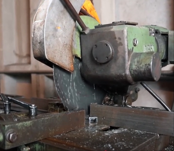 FUJI Semi-auto Metal Cut-off Machine (Wet-Type NO.1 D/11)