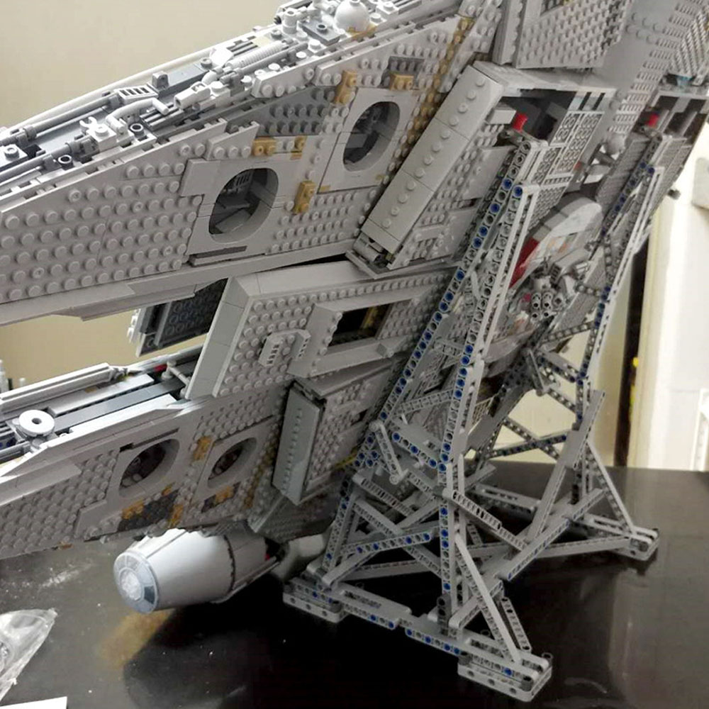 Efferman's Vertical Stand for Millennium Falcon DK5001 407Pcs Moc Model ...