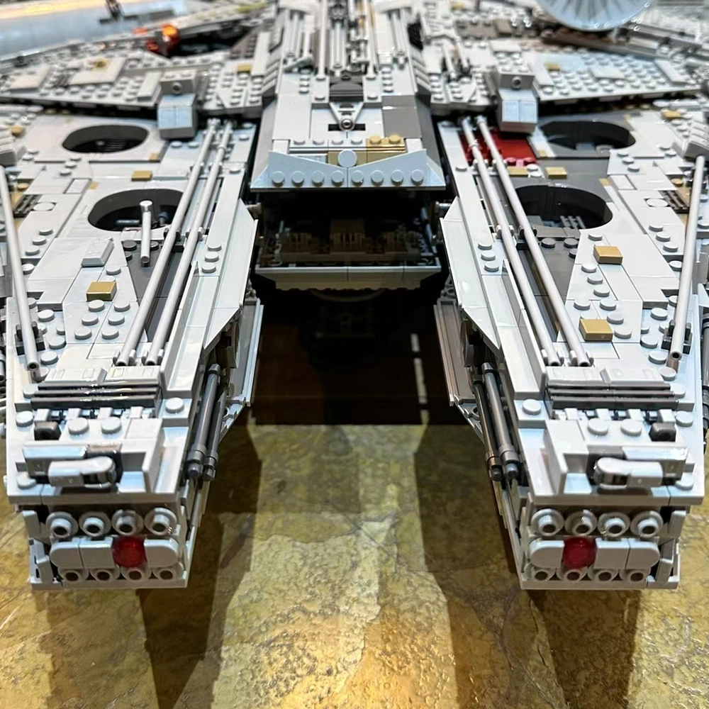 (Ship from USA) Movie & Game And Star Wars Serial Millennium Falcon ...