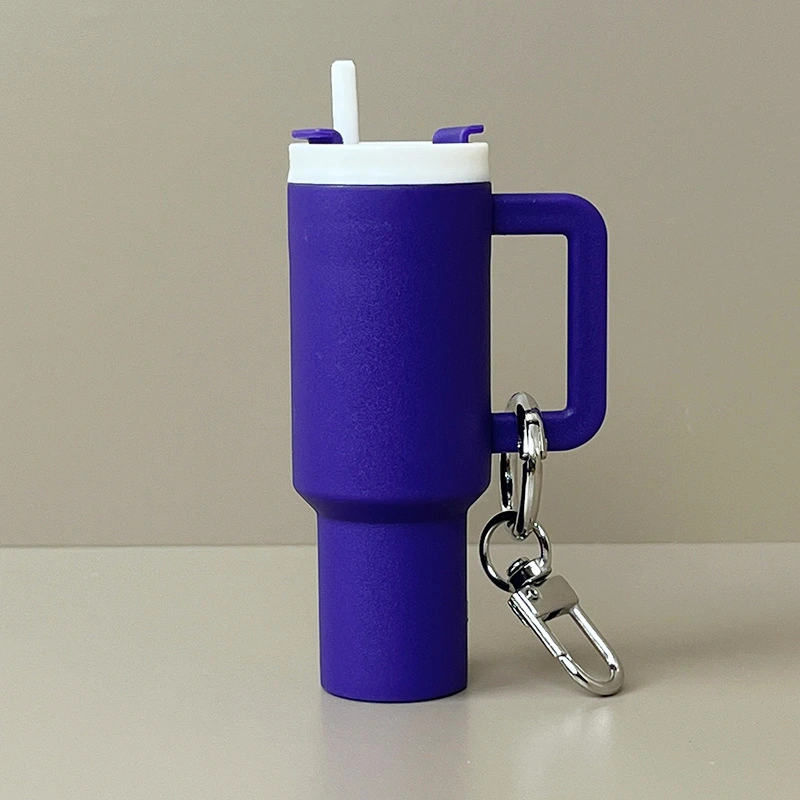 China Mini Shoot Stanley-shape Keychains with 12 Colors