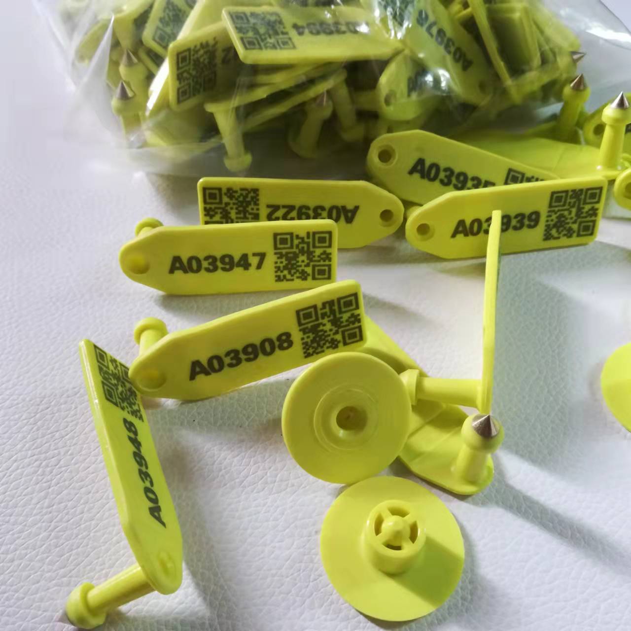 UHF RFID Sheep Ear Tag for Revolutionizing Livestock Management with ...