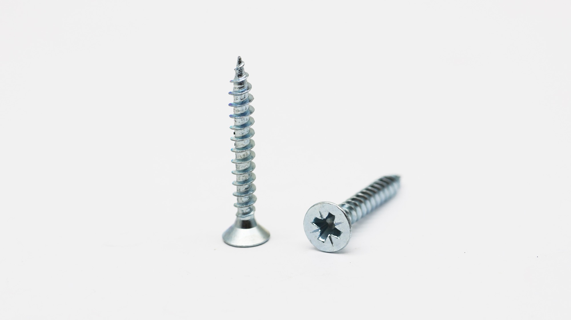 Chipboard screw blue white zinc plated