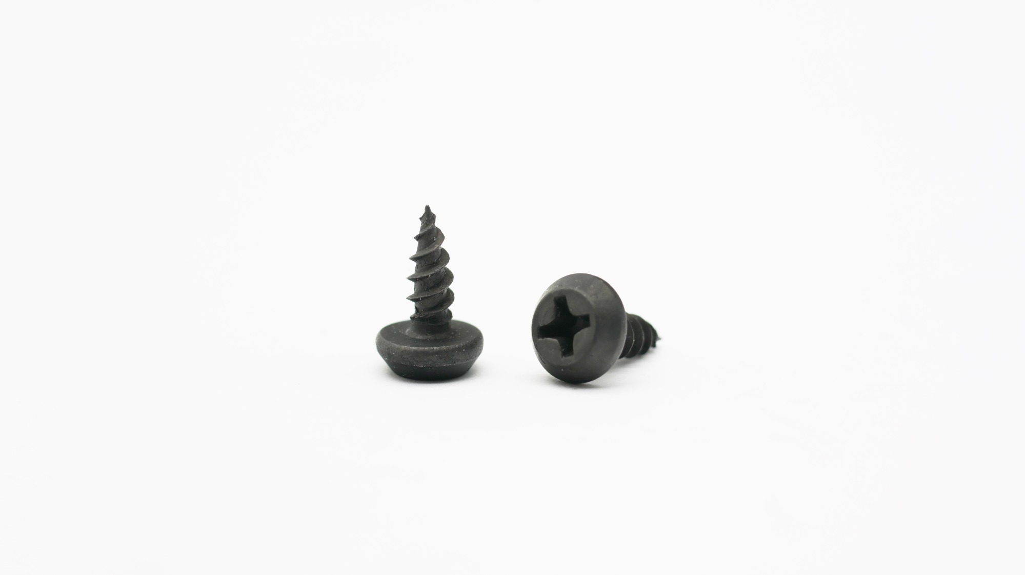 Pan farming head self tapping screw black phosphated