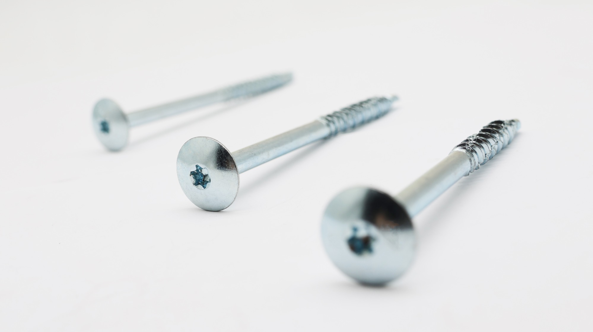 Flat head Plum Blossom self drilling screw
