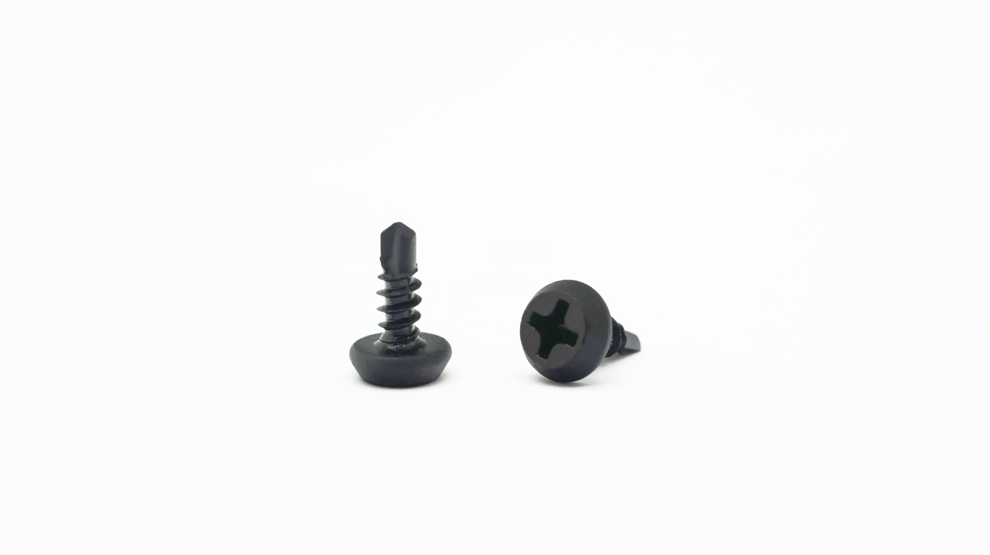 Pan farming head self drilling screw black phosphated