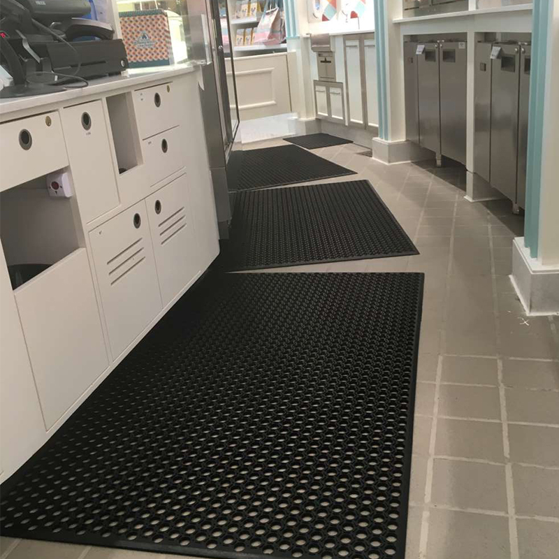 Custom Commercial Kitchen Mats Improve Safety and Efficiency
