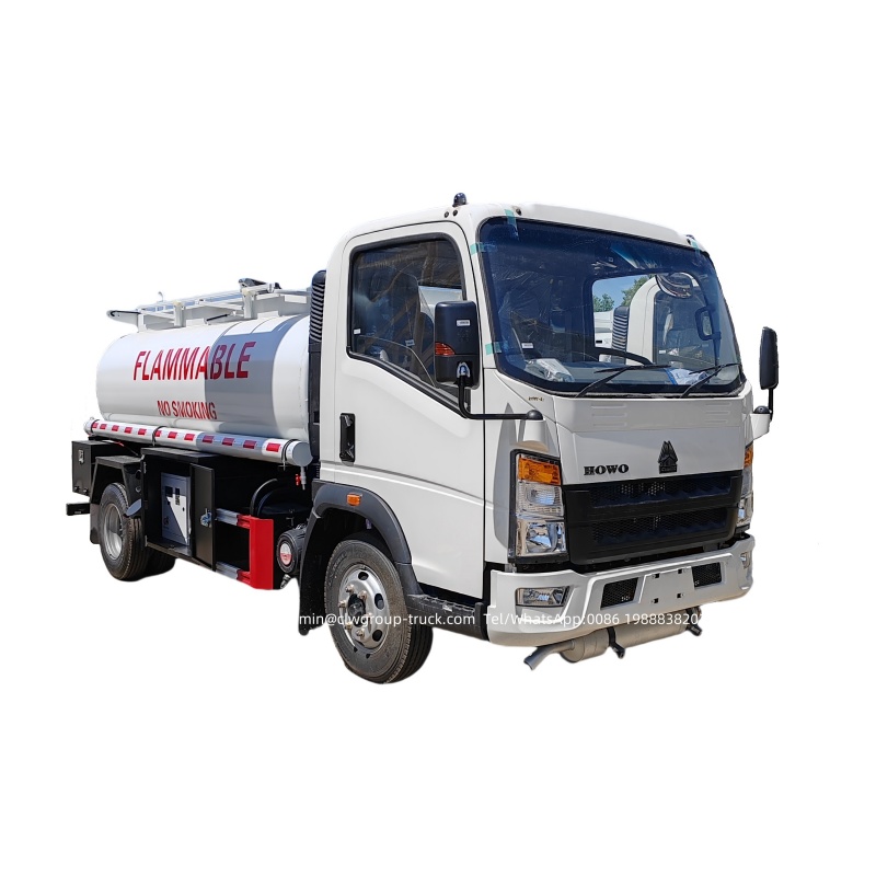 Sinotruk 5000l fuel tanker with pump gasoline small oil bowser truck