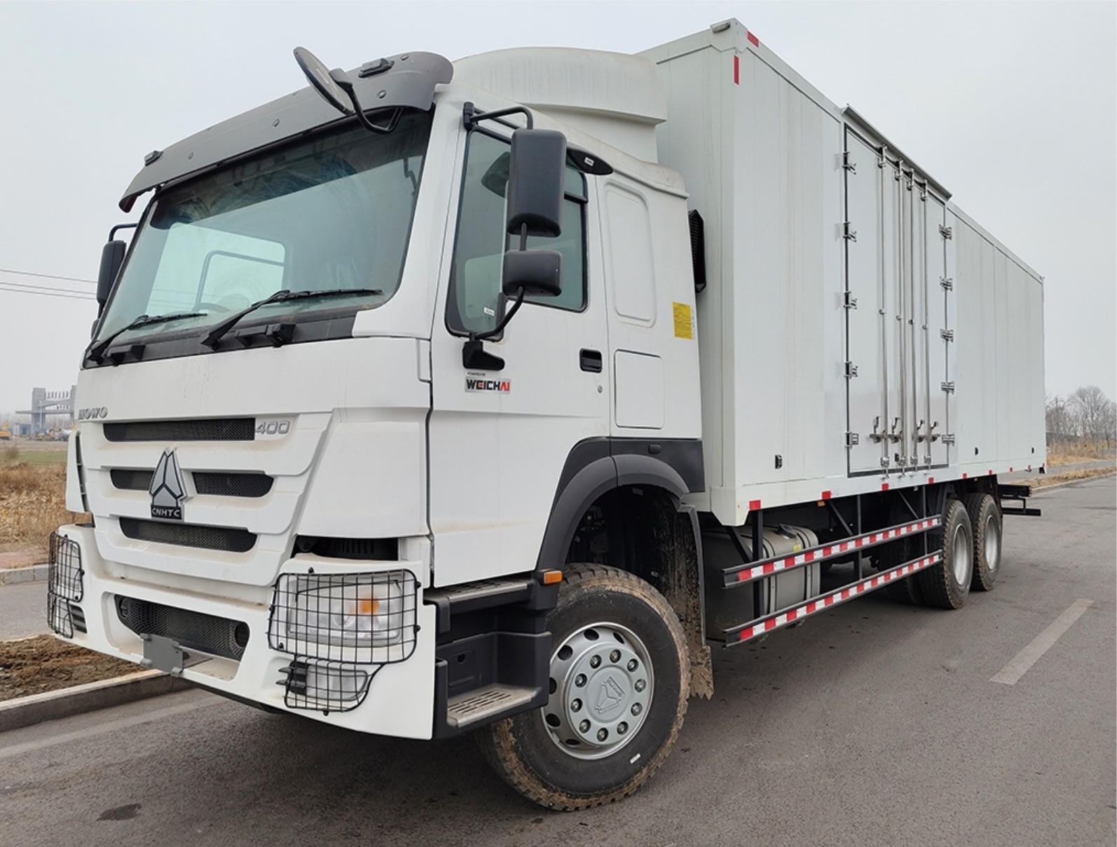 SINOTRUK HOWO CARGO TRUCK,SINOTRUK HOWO 6X4 CARGO TRUCK