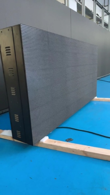 P10 Outdoor Double-Sided Full Color LED Display 1930X965.2mm Scrolling ...