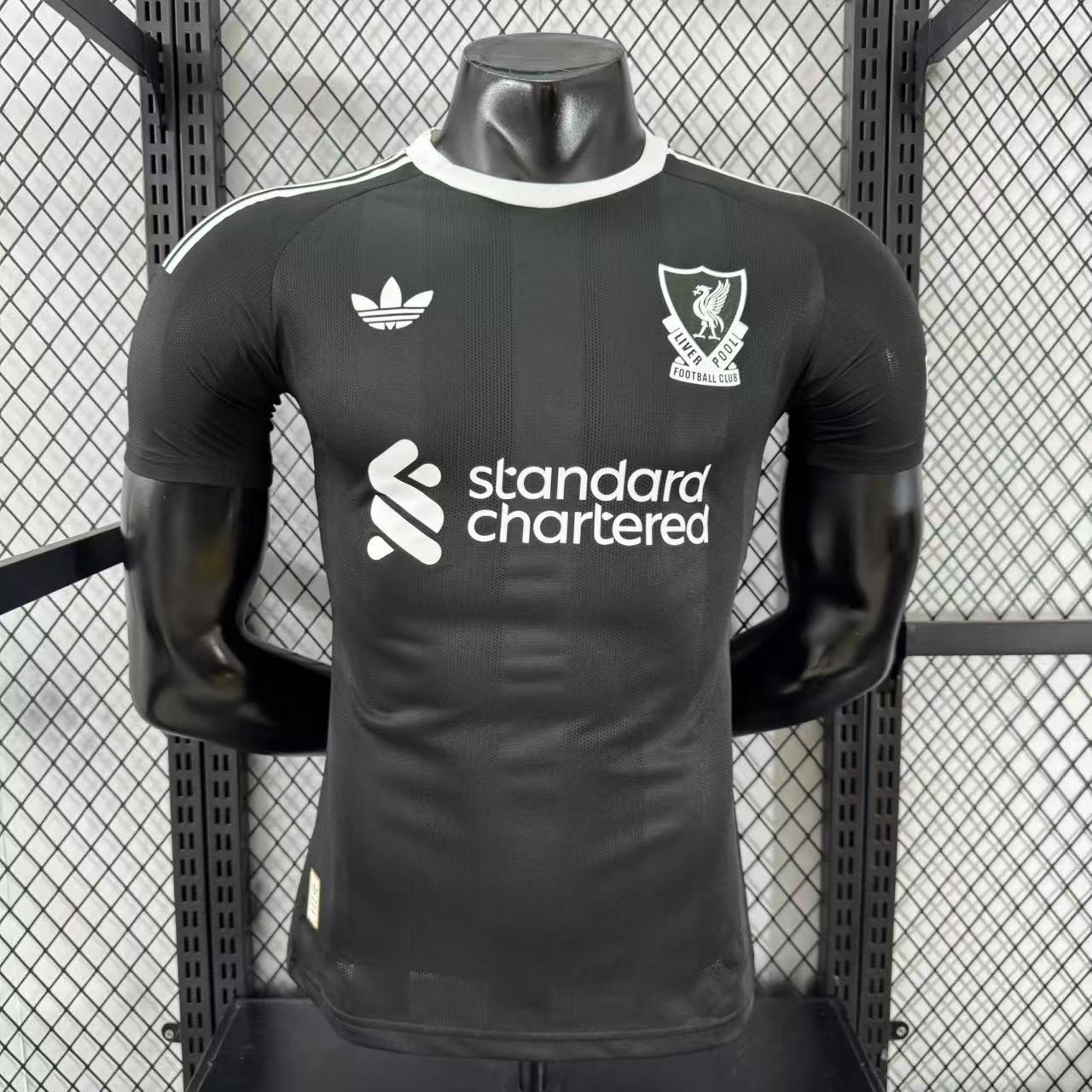 25-26 Liverpool Goalkeeper's uniform player jersey（2526利物浦门将-球员版）