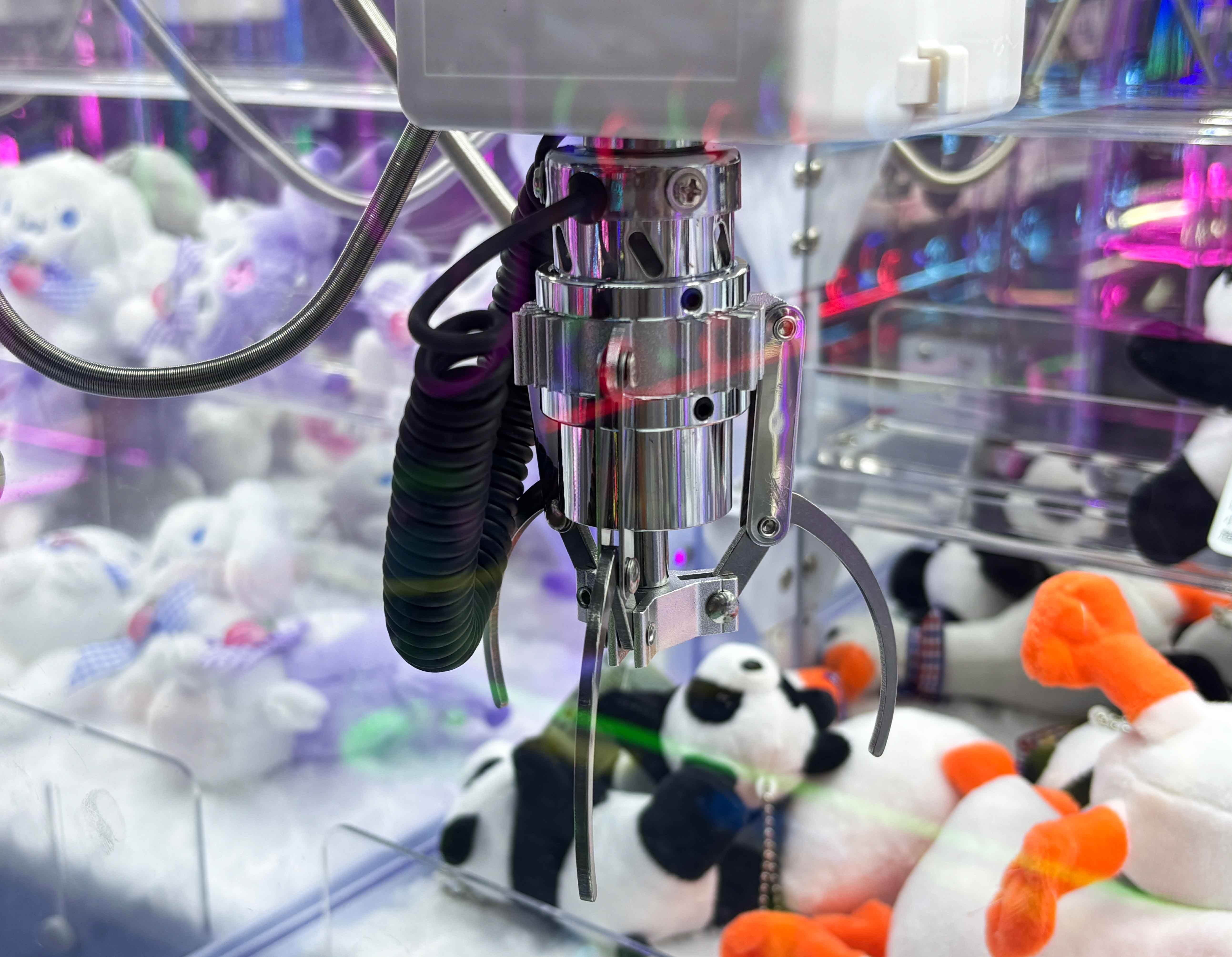 How Do Claw Machine Claws Work? Deep Dive Into Mechanisms & Controls