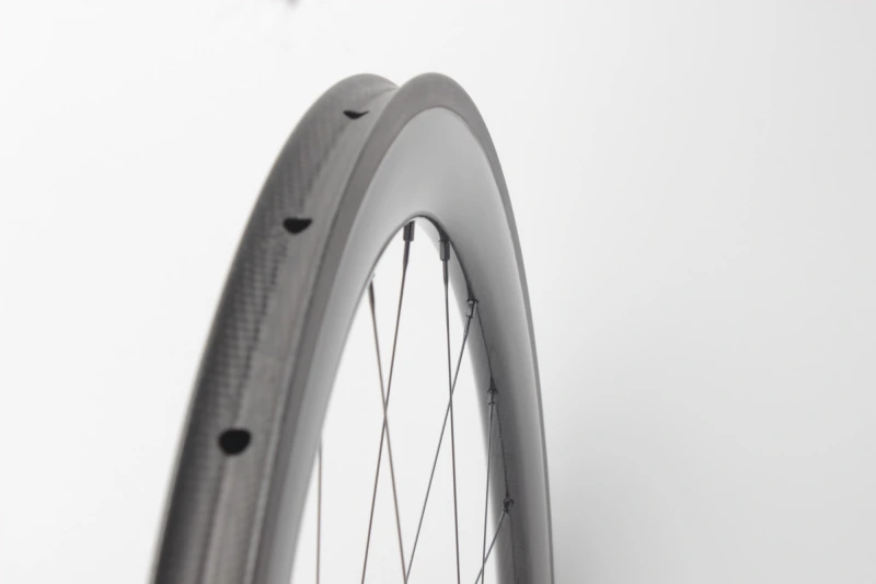 Classic 25mm wide Tubular built with DT Swiss 350 SP hub 20H/24H