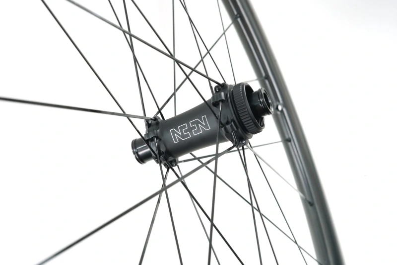Hyper Disc 30mm(wide) Non Plus Component built tubeless wheel set 24H/24H