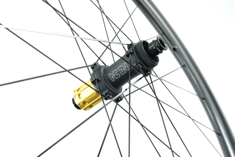 Hyper Disc 30mm(wide) Non Plus Component built tubeless wheel set 24H/24H
