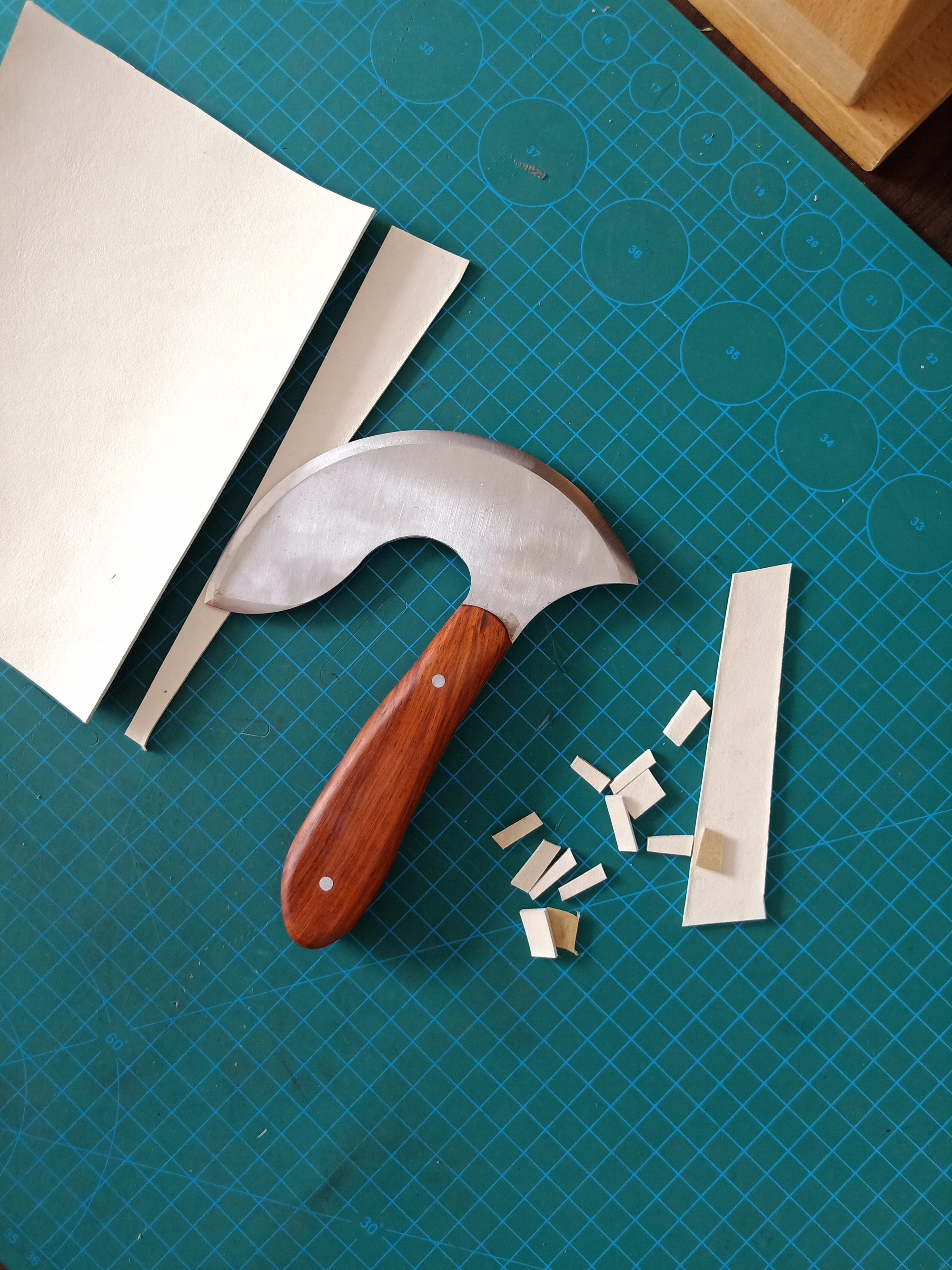 KL big half round knife ( Custom made),Leather Knives