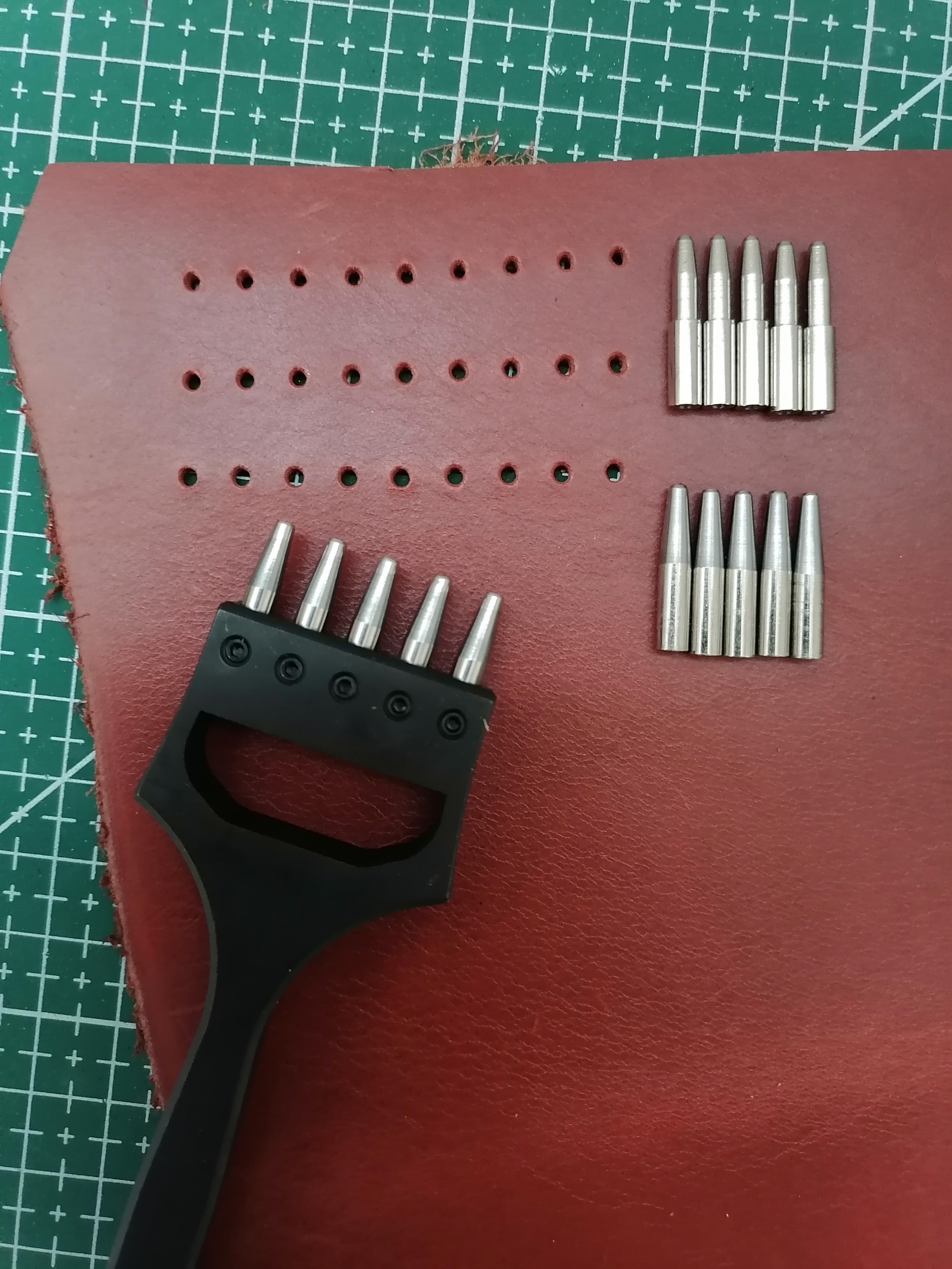 Basic watch strap hole punch