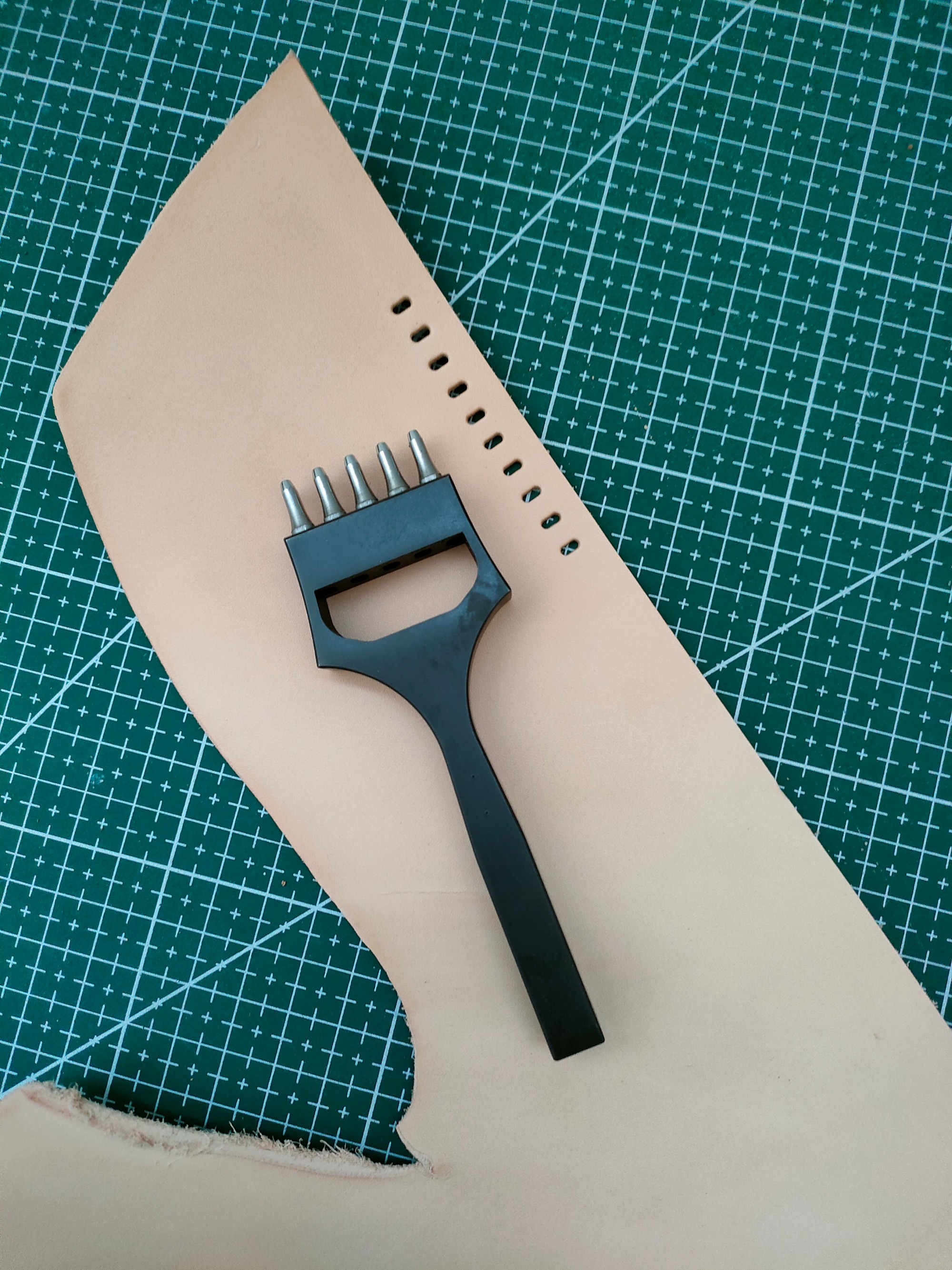 Basic watch strap punch 2*4mm ablong