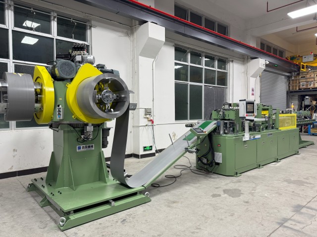 SCL-400 Step-Lap Lamination Cutting Line (Center Legs)