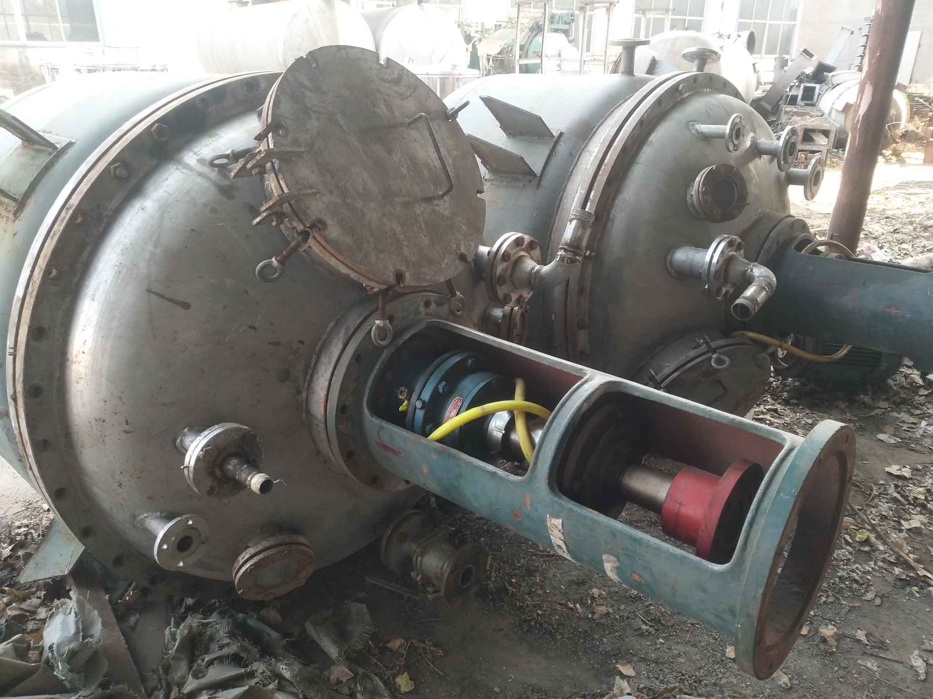 1 ton 316 stainless steel reactor with a diameter of 1.4 meters and a ...