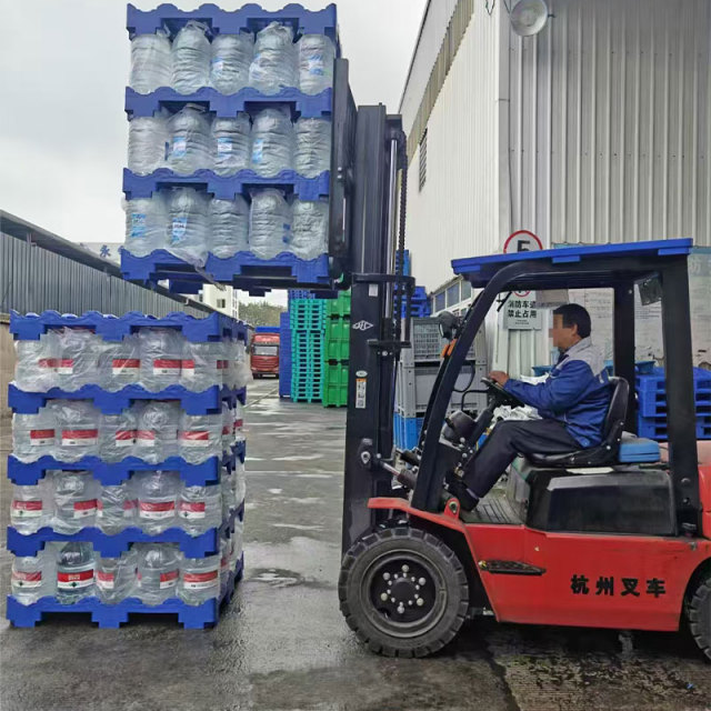 Pallet Manufacturer 16 Bottles 5 Gallon Water Bottles Stacking Storage ...