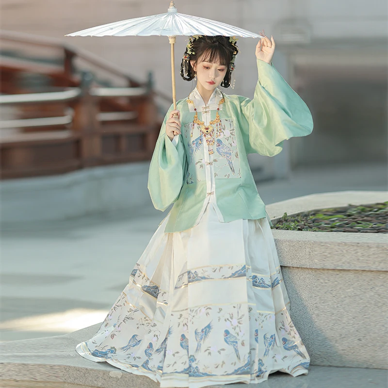 Parrot Embroidered Hanfu Suit – Hanfu Dress for Sale