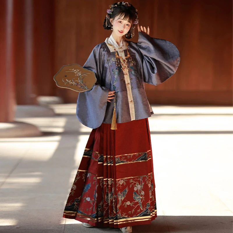 Parrot Embroidered Hanfu Suit – Hanfu Dress for Sale