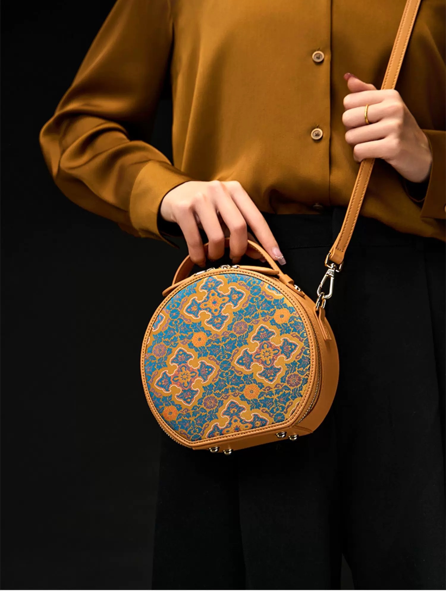 【Aimz original design】-brocade embroidery-round cake bag-100% handmade