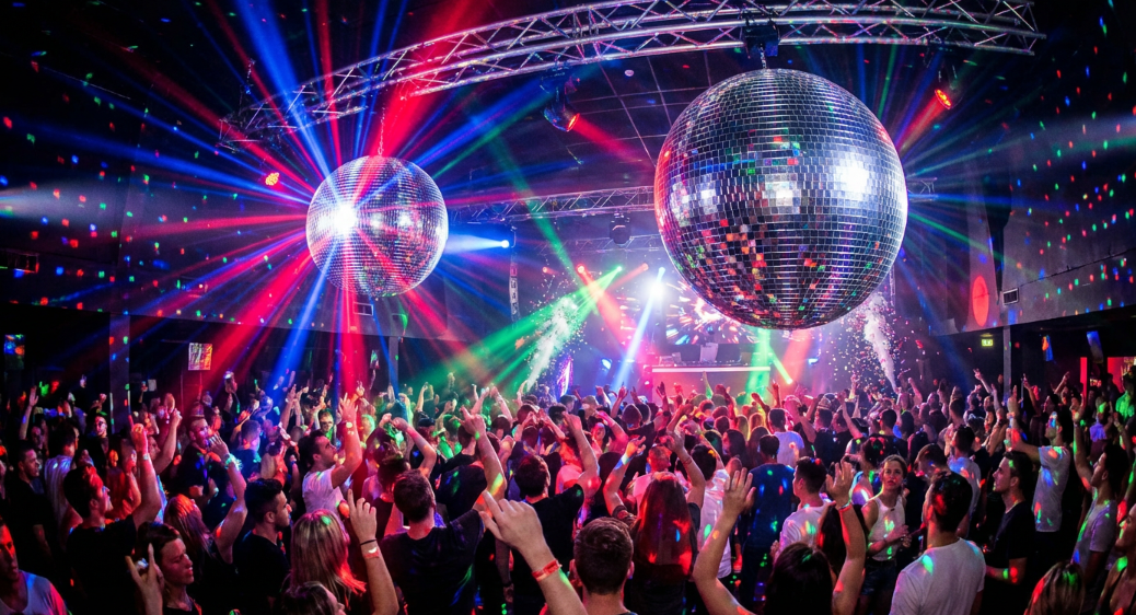 Inflatable Mirror Ball Sizes Guide: Importing from China (B2B)