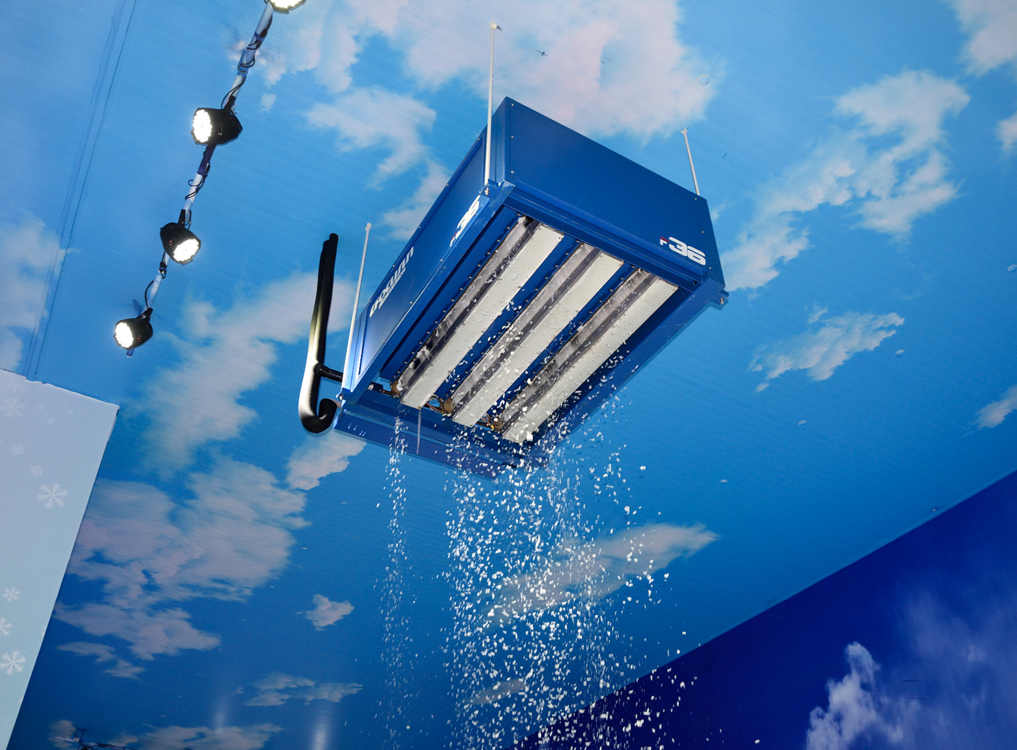 Best Snow Falling Machines for Ski Resorts and Theme Parks: Cooling ...