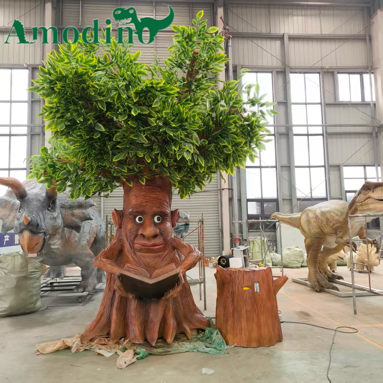 Guy Sticks Head In Animatronic Tree