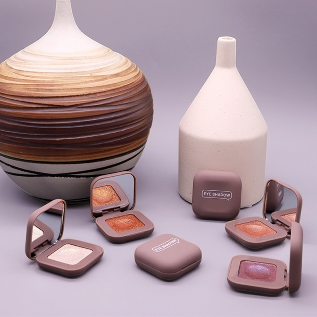 Single Color Matte & High-Shine Putty Eyeshadow Palette