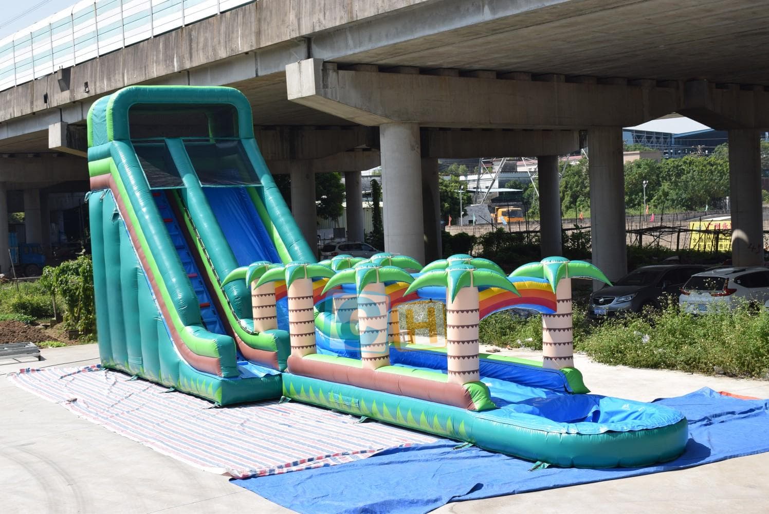 Large inflatable water slide