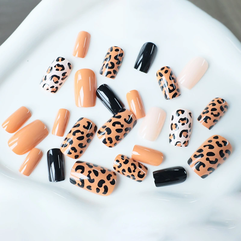 New Nail Tips: Minimalist Rectangular Wearable Nail Tips