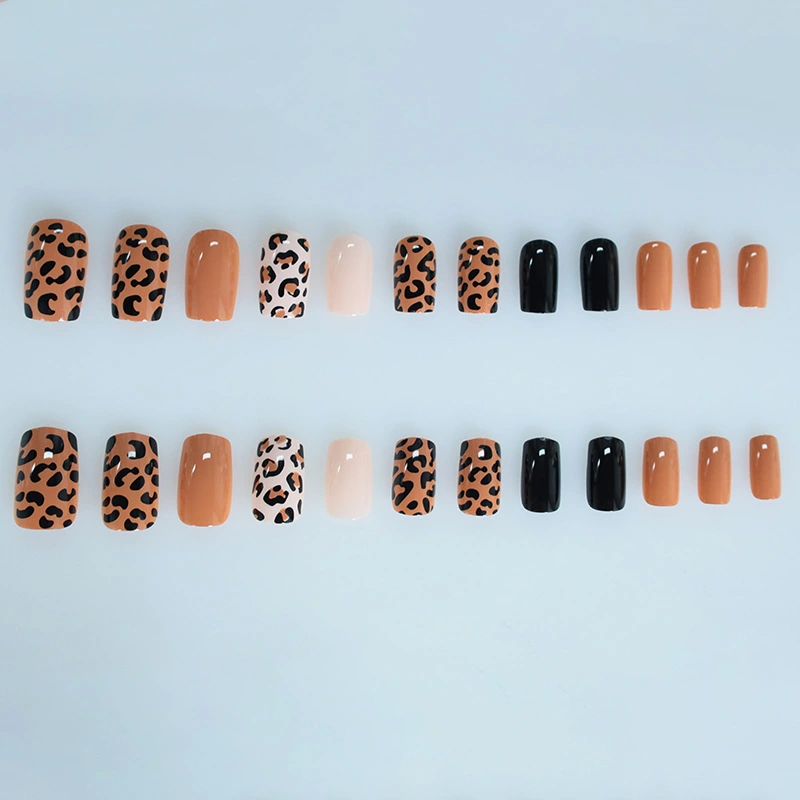 New Nail Tips: Minimalist Rectangular Wearable Nail Tips