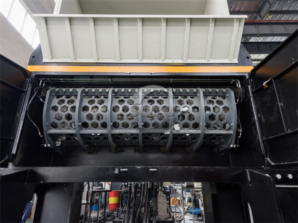 F. E nvironmental protection and low noise